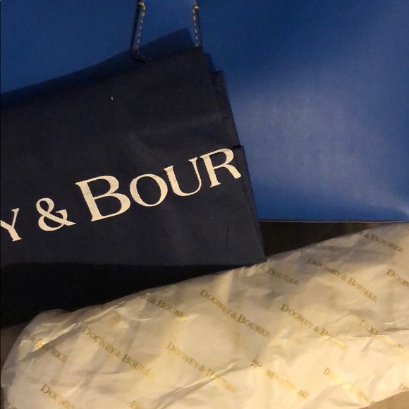 Dooney & Bourke | Bags | Dooney Bourke Emerson Small Shannon Tote ...